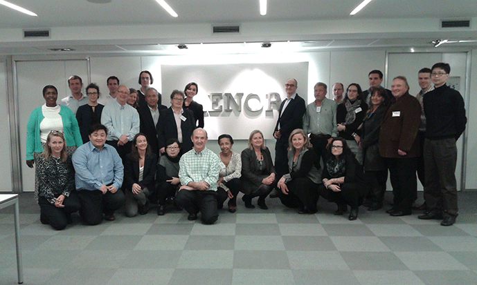 Un paso más hacia la ISO 18295, norma internacional para los contact ...